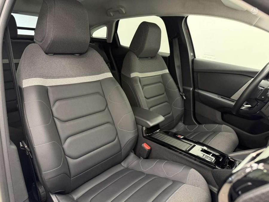 Pelēks Citroen C4 2024 Viļņa, ar dzinēja tilpumu 1.20 L un nobraukumu 46 tūkst. km par 17990 €, foto 27 vietnē AUTOMOTO.COM.LV
