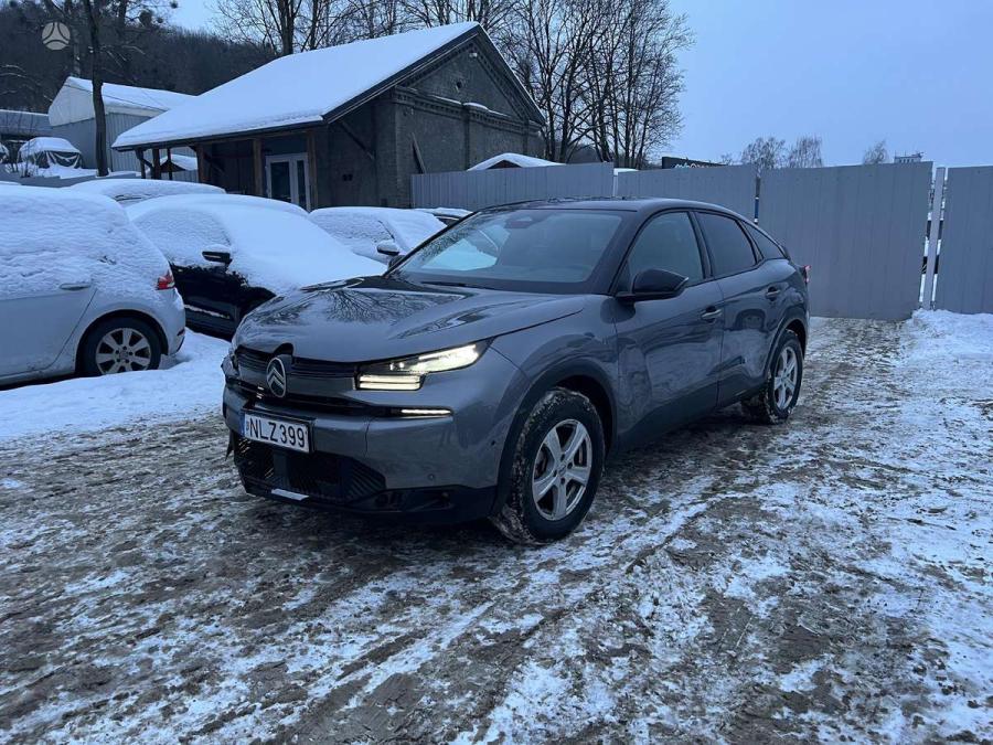 Pelēks Citroen C4 2025 Kauņa, ar dzinēja tilpumu 1.20 L un nobraukumu 5 tūkst. km par 14900 €, foto 1 vietnē AUTOMOTO.COM.LV