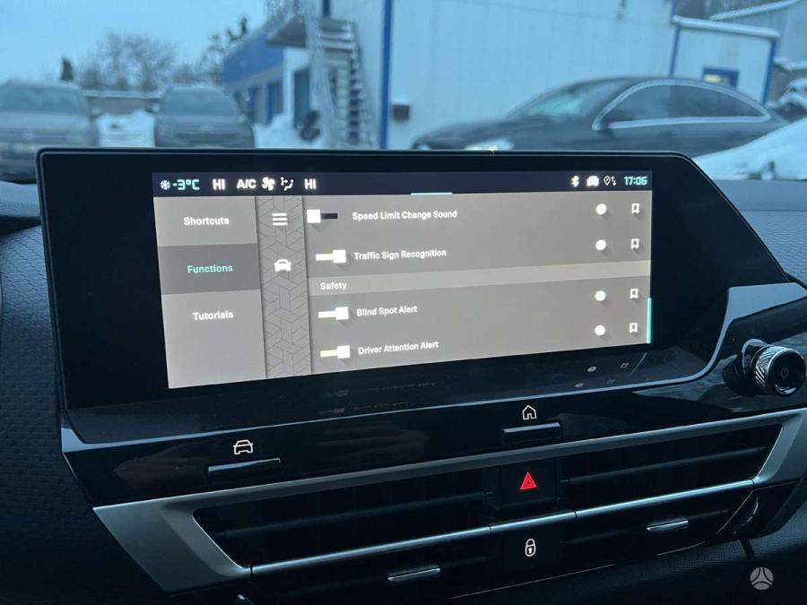 Pelēks Citroen C4 2025 Kauņa, ar dzinēja tilpumu 1.20 L un nobraukumu 5 tūkst. km par 14900 €, foto 28 vietnē AUTOMOTO.COM.LV
