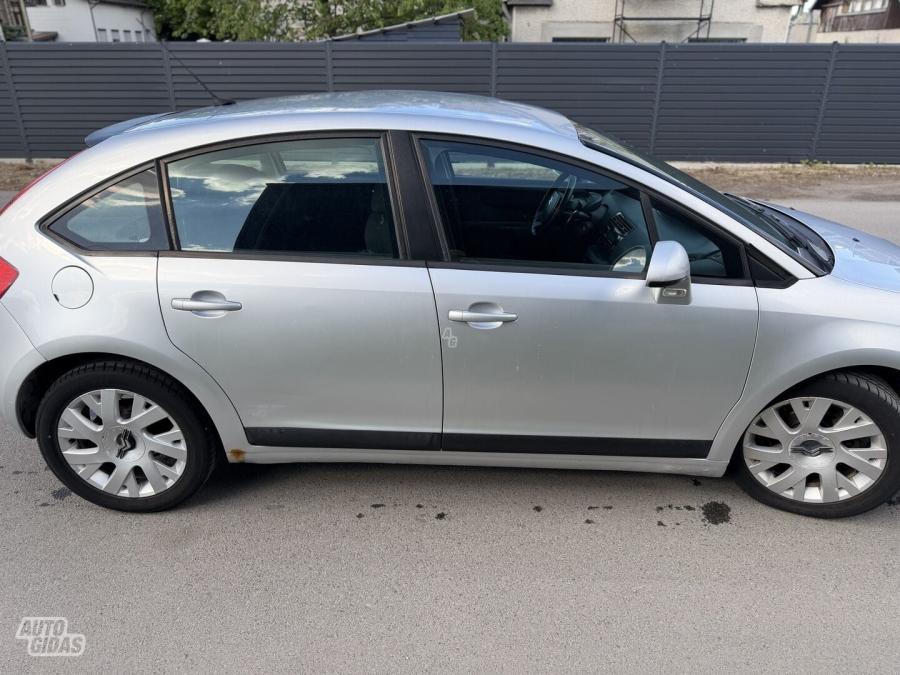 Grey Citroen C4 2007 in Kaunas, with an engine capacity of 1.60 L and mileage of 259 thousand km for 1000 €, photo 5 on AUTOMOTO.COM.LV