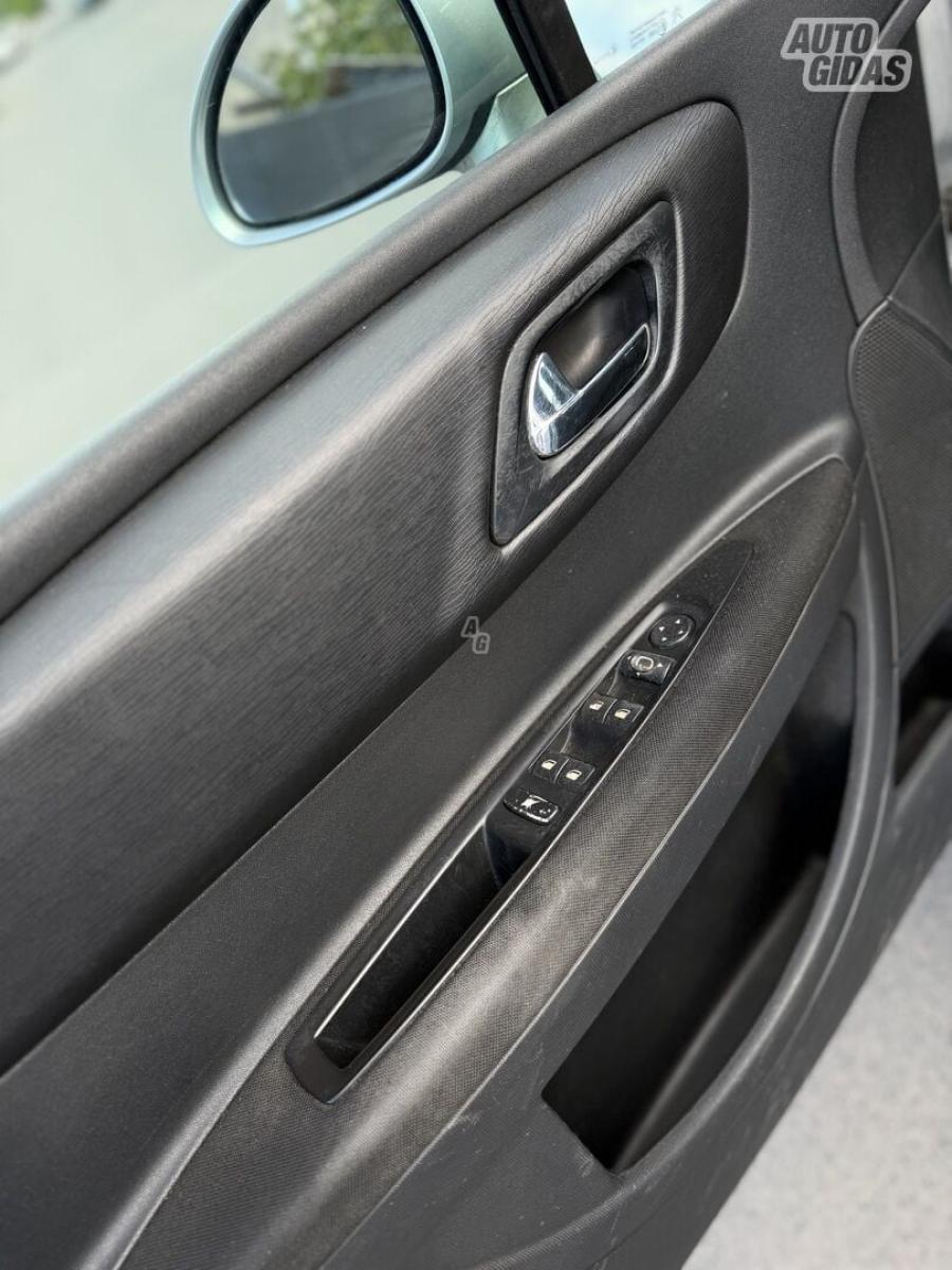 Grey Citroen C4 2007 in Kaunas, with an engine capacity of 1.60 L and mileage of 259 thousand km for 1000 €, photo 15 on AUTOMOTO.COM.LV