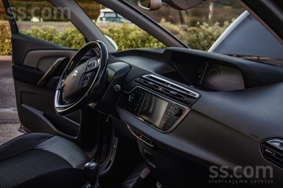 Grey Citroen C4 2016 in Jelgava, with an engine capacity of 2.00 L and mileage of 240 thousand km for 5500 €, photo 6 on AUTOMOTO.COM.LV