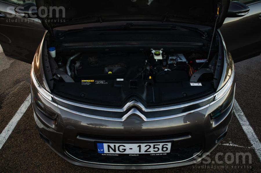 Grey Citroen C4 2016 in Jelgava, with an engine capacity of 2.00 L and mileage of 240 thousand km for 5500 €, photo 8 on AUTOMOTO.COM.LV
