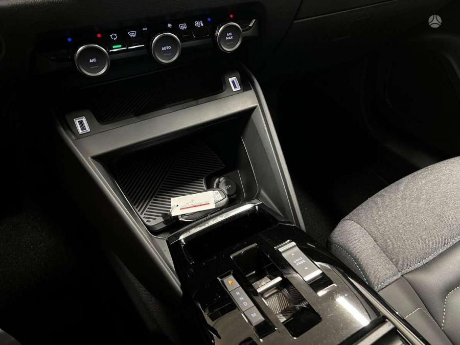 Grey Citroen C4 2022 in Marijampole, with an engine capacity of 1.20 L and mileage of 127 thousand km for 13794 €, photo 13 on AUTOMOTO.COM.LV