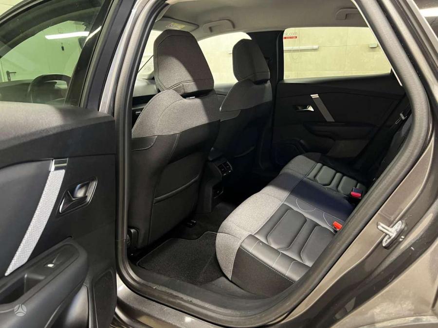 Grey Citroen C4 2022 in Marijampole, with an engine capacity of 1.20 L and mileage of 127 thousand km for 13794 €, photo 16 on AUTOMOTO.COM.LV