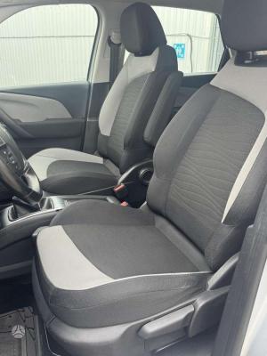 Pelēks Citroen C4 2016 Tauragė, ar dzinēja tilpumu 1.56 L un nobraukumu 262 tūkst. km par 3950 €, foto 8 vietnē AUTOMOTO.COM.LV