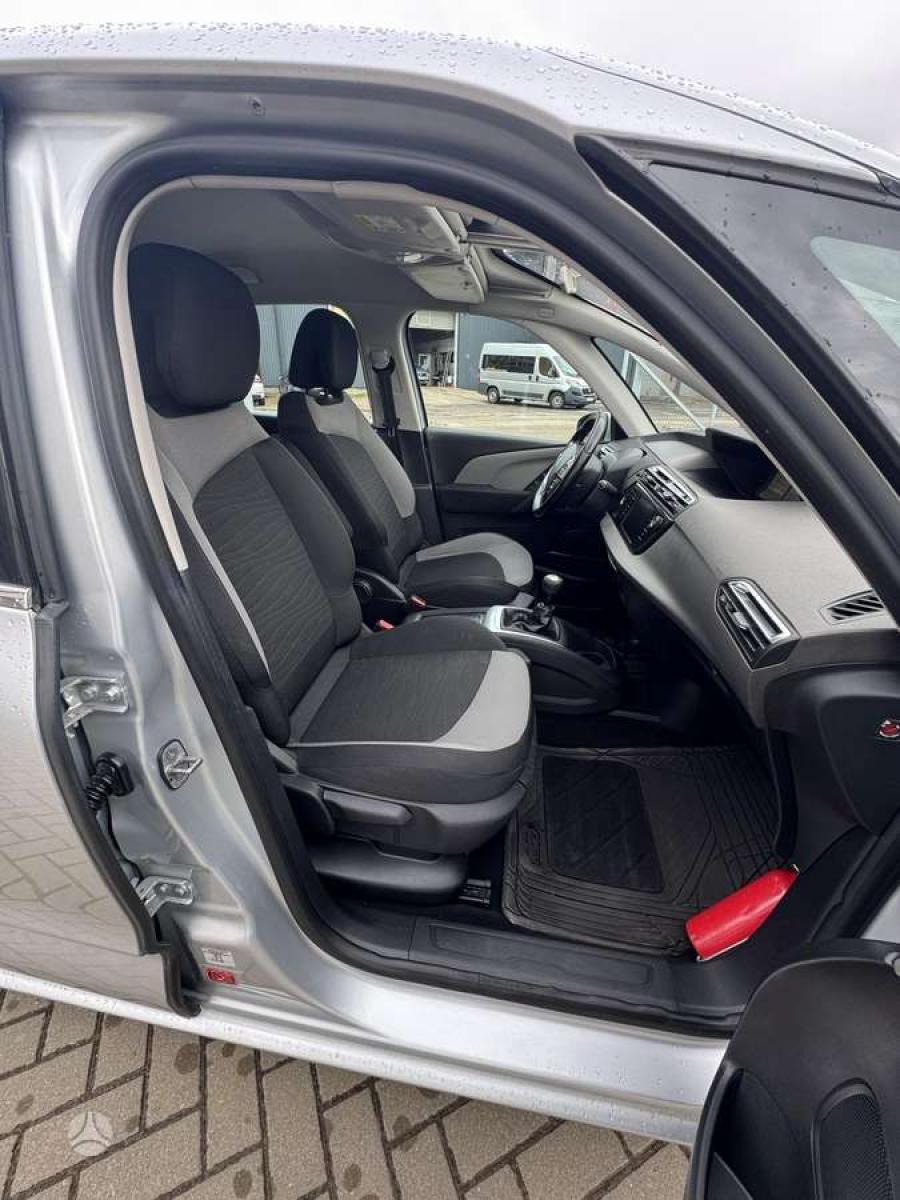 Pelēks Citroen C4 2016 Tauragė, ar dzinēja tilpumu 1.56 L un nobraukumu 262 tūkst. km par 3950 €, foto 9 vietnē AUTOMOTO.COM.LV