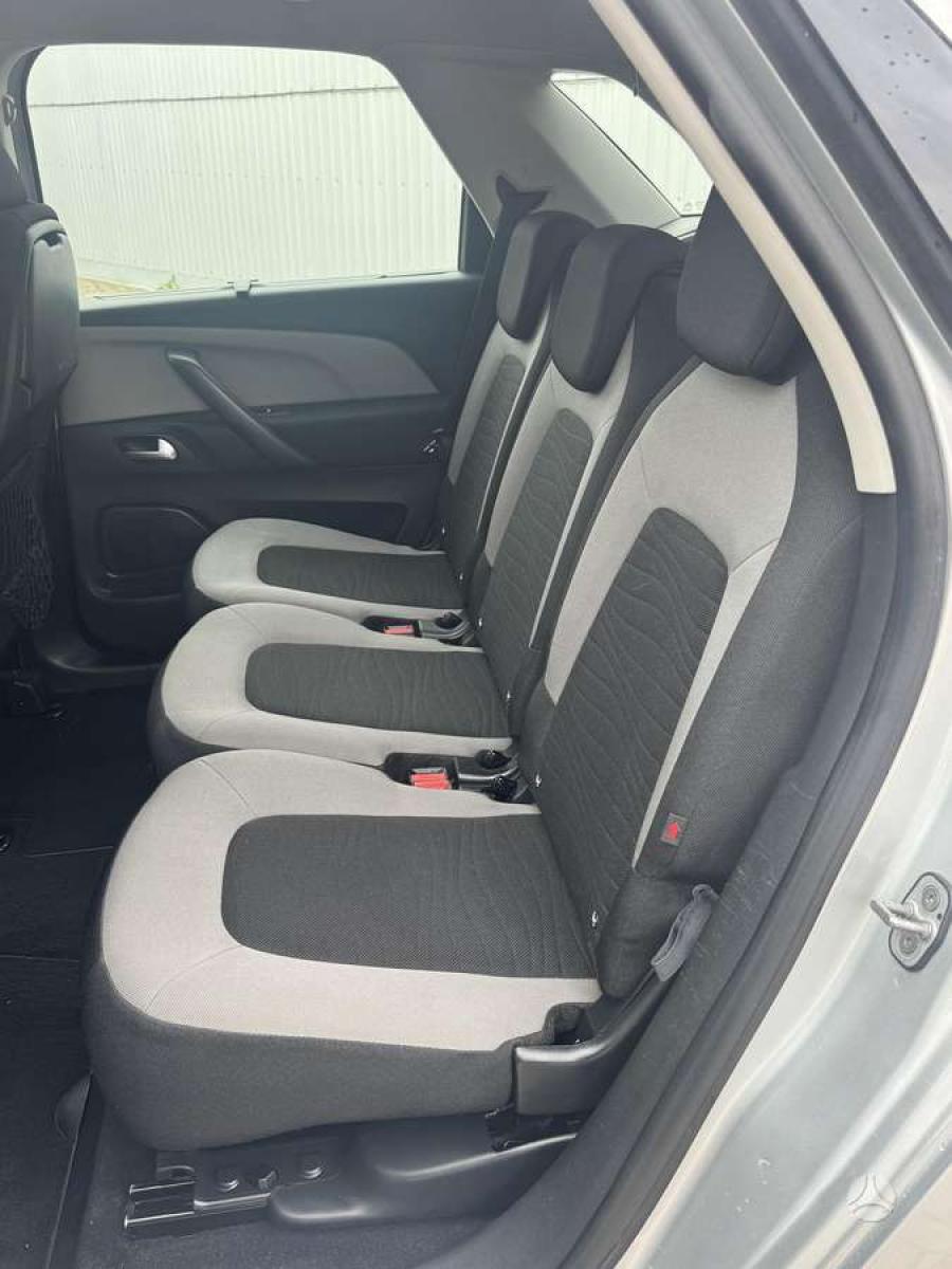 Pelēks Citroen C4 2016 Tauragė, ar dzinēja tilpumu 1.56 L un nobraukumu 262 tūkst. km par 3950 €, foto 11 vietnē AUTOMOTO.COM.LV