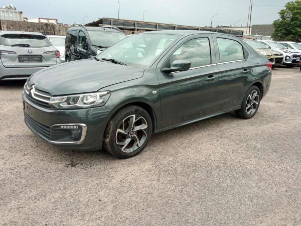 Pelēks Citroen C4 2017 Panevēža, ar dzinēja tilpumu 1.56 L un nobraukumu 226 tūkst. km par 4900 €, foto 1 vietnē AUTOMOTO.COM.LV