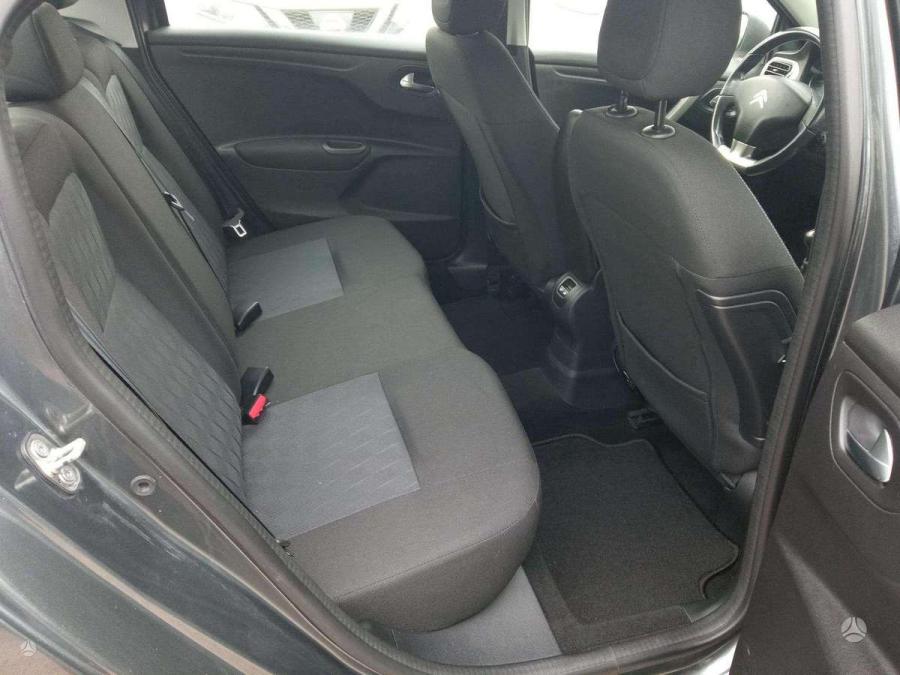 Pelēks Citroen C4 2017 Panevēža, ar dzinēja tilpumu 1.56 L un nobraukumu 226 tūkst. km par 4900 €, foto 17 vietnē AUTOMOTO.COM.LV