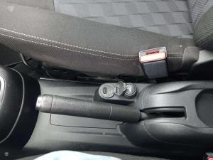 Pelēks Citroen C4 2017 Panevēža, ar dzinēja tilpumu 1.56 L un nobraukumu 226 tūkst. km par 4900 €, foto 32 vietnē AUTOMOTO.COM.LV