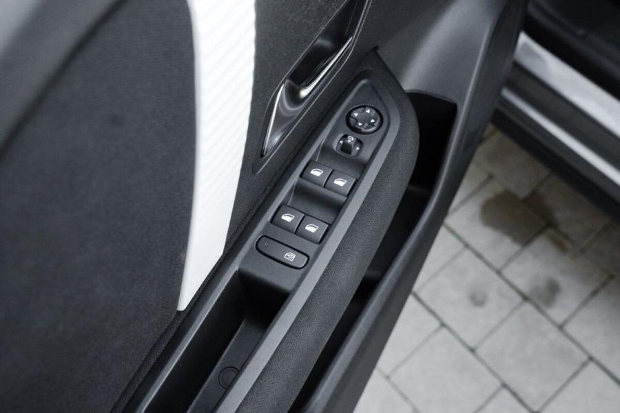 Pelēks Citroen C4 2025 Mārupe, ar dzinēja tilpumu 0.00 L un nobraukumu 19 tūkst. km par 26900 €, foto 7 vietnē AUTOMOTO.COM.LV