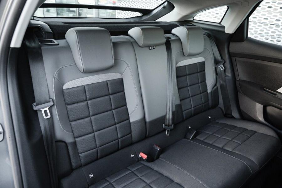 Pelēks Citroen C4 2025 Mārupe, ar dzinēja tilpumu 0.00 L un nobraukumu 19 tūkst. km par 26900 €, foto 22 vietnē AUTOMOTO.COM.LV