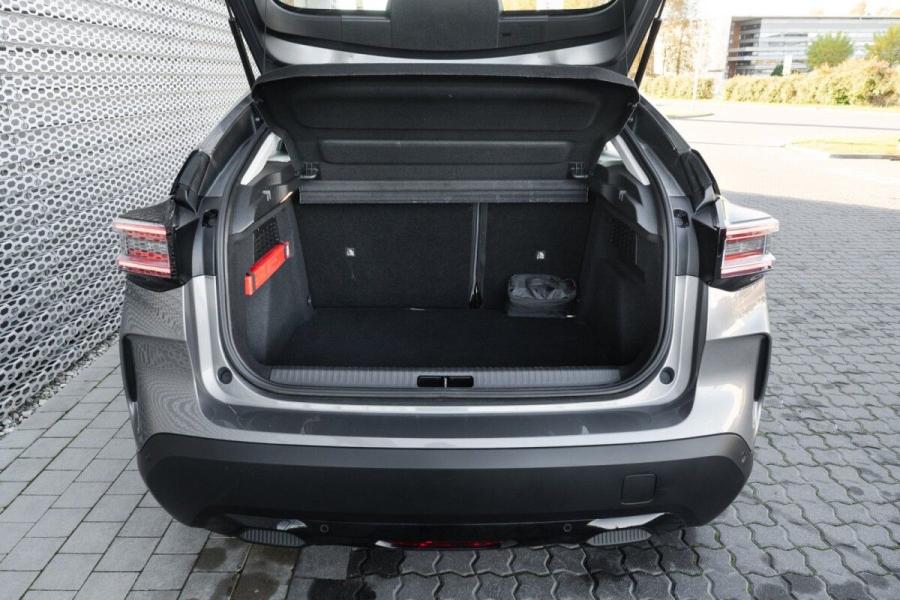 Pelēks Citroen C4 2025 Mārupe, ar dzinēja tilpumu 0.00 L un nobraukumu 19 tūkst. km par 26900 €, foto 23 vietnē AUTOMOTO.COM.LV