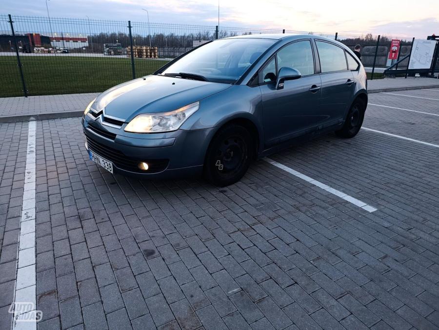Citroen C4 2004 Panevēža, ar dzinēja tilpumu 1.60 L un nobraukumu 222 tūkst. km par 800 €, foto 3 vietnē AUTOMOTO.COM.LV