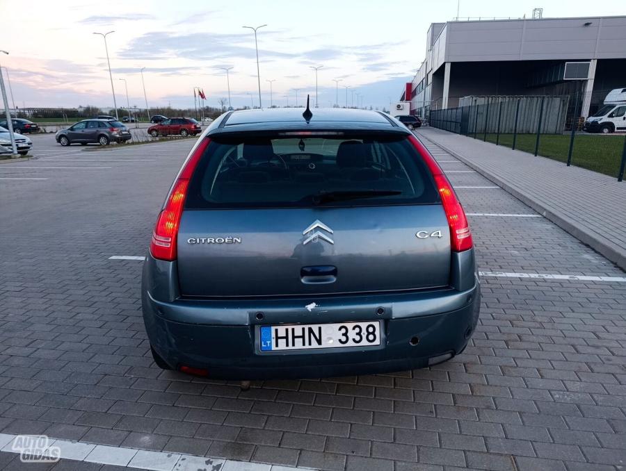 Citroen C4 2004 Panevēža, ar dzinēja tilpumu 1.60 L un nobraukumu 222 tūkst. km par 800 €, foto 7 vietnē AUTOMOTO.COM.LV