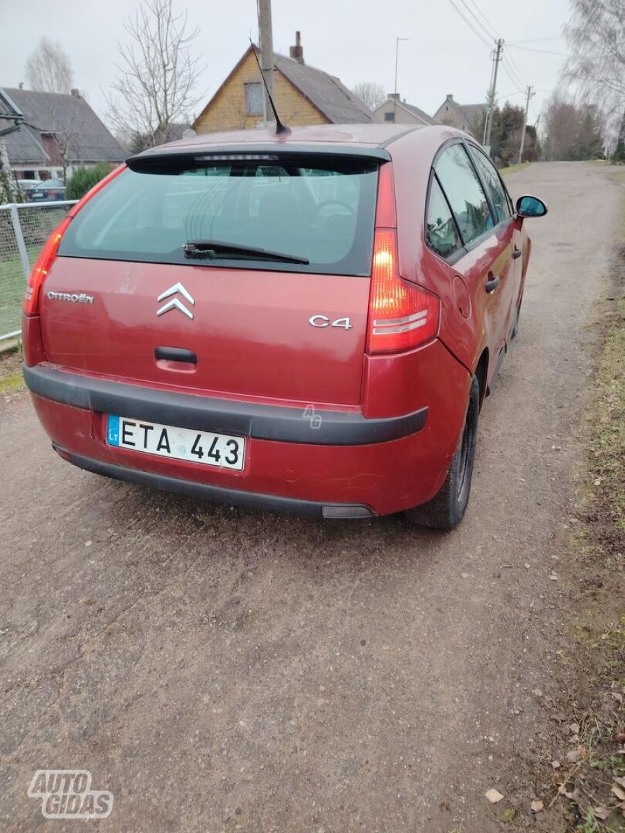 Citroen C4 2005 Vilkaviškis, ar dzinēja tilpumu 1.60 L un nobraukumu 260 tūkst. km par 650 €, foto 5 vietnē AUTOMOTO.COM.LV