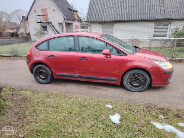 Citroen C4 2005 Vilkaviškis, ar dzinēja tilpumu 1.60 L un nobraukumu 260 tūkst. km par 650 €, foto 5 vietnē AUTOMOTO.COM.LV