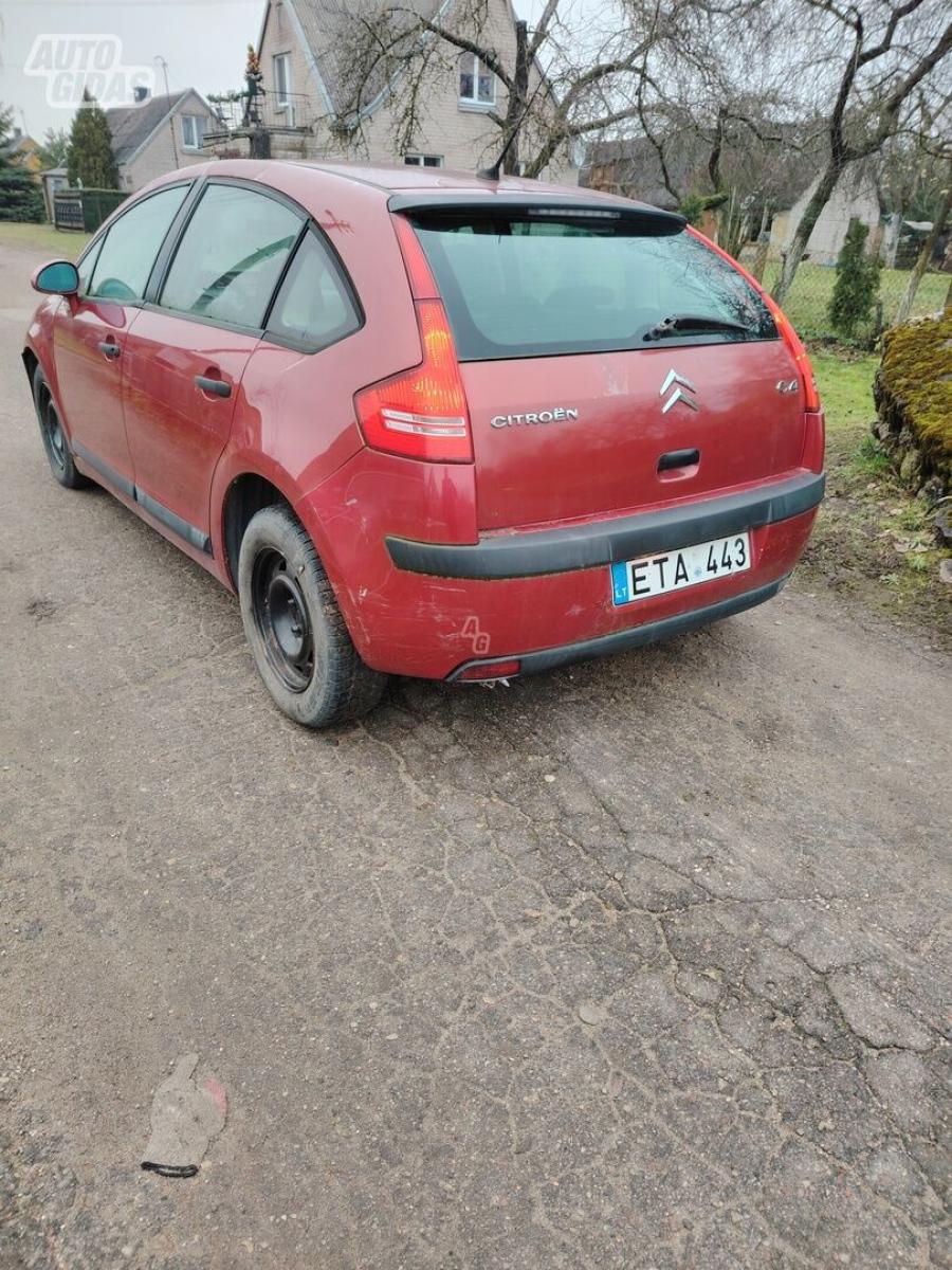 Citroen C4 2005 Vilkaviškis, ar dzinēja tilpumu 1.60 L un nobraukumu 260 tūkst. km par 650 €, foto 7 vietnē AUTOMOTO.COM.LV