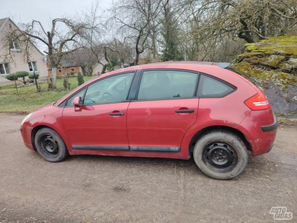 Citroen C4 2005 Vilkaviškis, ar dzinēja tilpumu 1.60 L un nobraukumu 260 tūkst. km par 650 €, foto 7 vietnē AUTOMOTO.COM.LV
