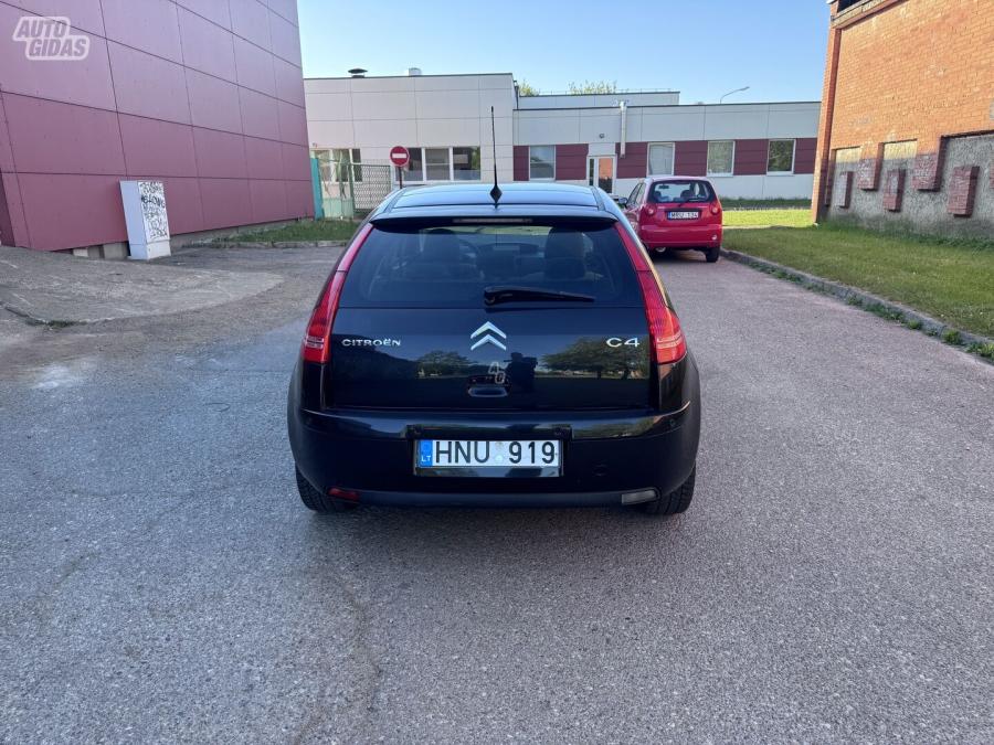 Citroen C4 2005 in Klaipeda, with an engine capacity of 1.60 L and mileage of 124 thousand km for 1550 €, photo 6 on AUTOMOTO.COM.LV