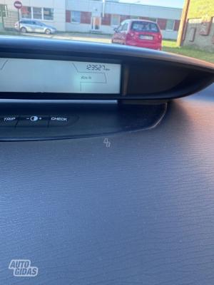 Citroen C4 2005 in Klaipeda, with an engine capacity of 1.60 L and mileage of 124 thousand km for 1550 €, photo 13 on AUTOMOTO.COM.LV