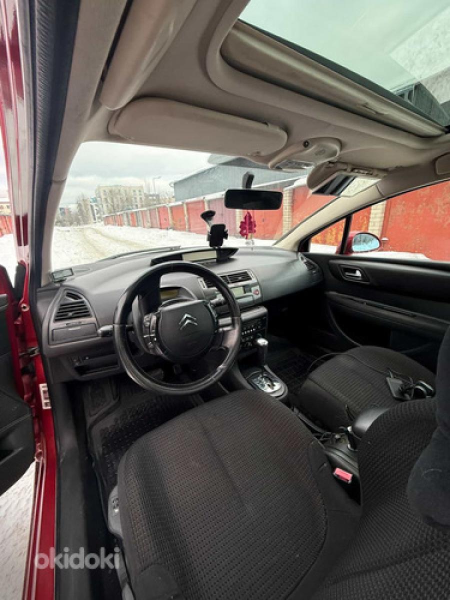 Citroen C4 2005 in Tallinn, with an engine capacity of 1.60 L and mileage of 265 thousand km for 1600 €, photo 9 on AUTOMOTO.COM.LV