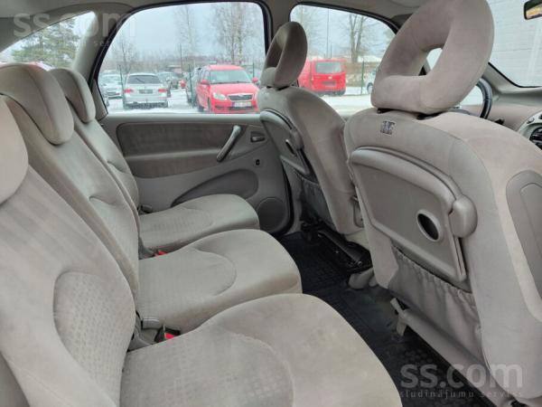 Citroen C4 2006 in Riga, with an engine capacity of 1.60 L and mileage of 0 thousand km for 1080 €, photo 9 on AUTOMOTO.COM.LV