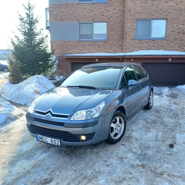 Citroen C4 2006 in Klaipeda, with an engine capacity of 1.40 L and mileage of 212 thousand km for 950 €, photo 1 on AUTOMOTO.COM.LV