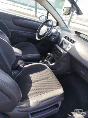 Citroen C4 2006 in Siauliai, with an engine capacity of 2.00 L and mileage of 213 thousand km for 850 €, photo 5 on AUTOMOTO.COM.LV
