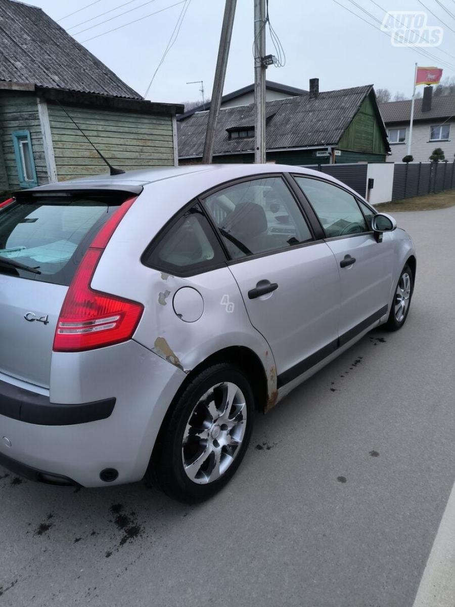 Citroen C4 2006 in Kaunas, with an engine capacity of 1.60 L and mileage of 230 thousand km for 450 €, photo 3 on AUTOMOTO.COM.LV