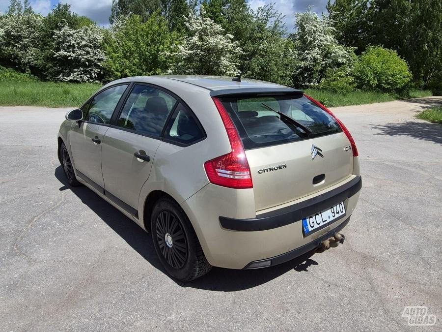 Citroen C4 2006 in Kaunas, with an engine capacity of 1.40 L and mileage of 265 thousand km for 990 €, photo 8 on AUTOMOTO.COM.LV