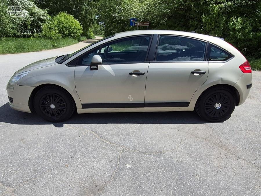 Citroen C4 2006 in Kaunas, with an engine capacity of 1.40 L and mileage of 265 thousand km for 990 €, photo 9 on AUTOMOTO.COM.LV