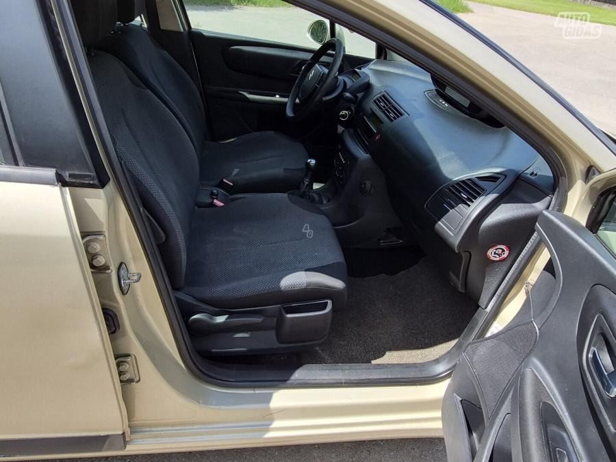 Citroen C4 2006 in Kaunas, with an engine capacity of 1.40 L and mileage of 265 thousand km for 990 €, photo 13 on AUTOMOTO.COM.LV
