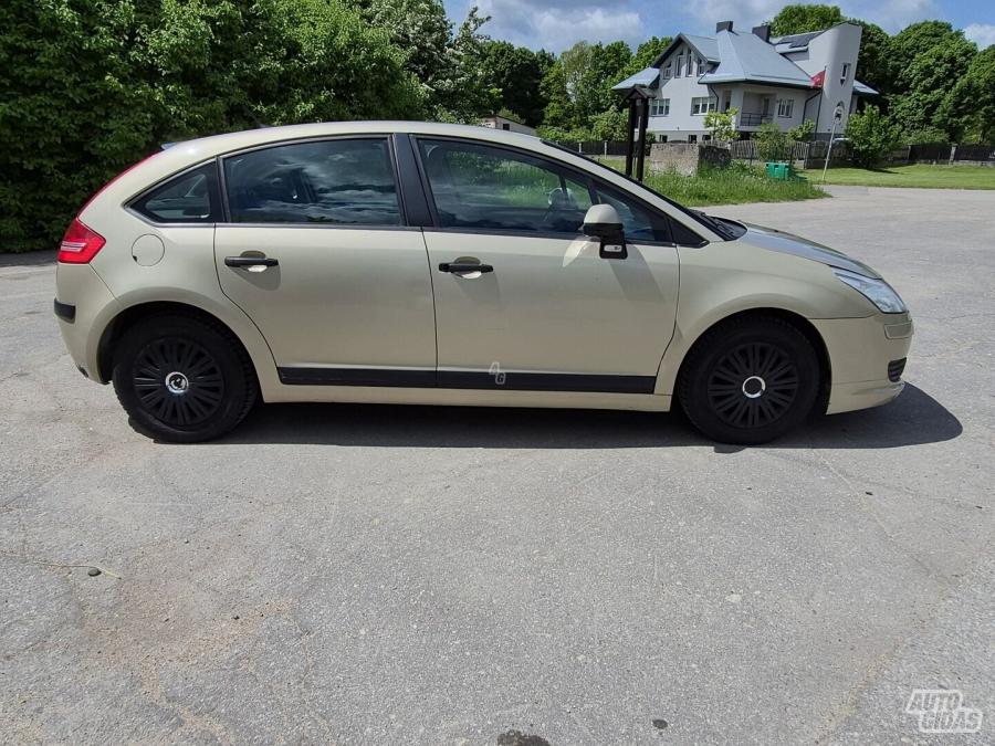 Citroen C4 2006 in Kaunas, with an engine capacity of 1.40 L and mileage of 265 thousand km for 950 €, photo 5 on AUTOMOTO.COM.LV