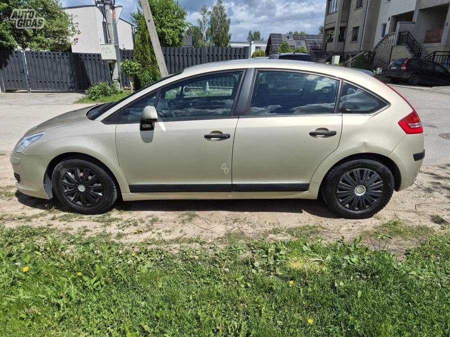 Citroen C4 2006 Kauņa, ar dzinēja tilpumu 1.40 L un nobraukumu 265 tūkst. km par 900 €, foto 9 vietnē AUTOMOTO.COM.LV