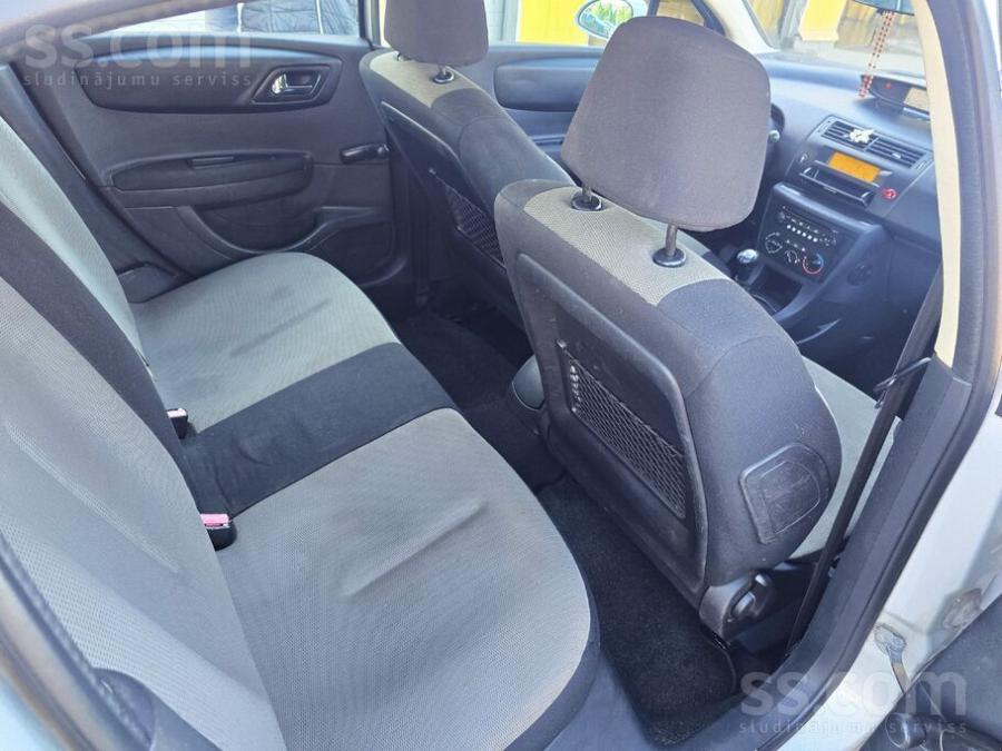 Citroen C4 2006 Rīga, ar dzinēja tilpumu 1.60 L un nobraukumu 215 tūkst. km par 880 €, foto 7 vietnē AUTOMOTO.COM.LV