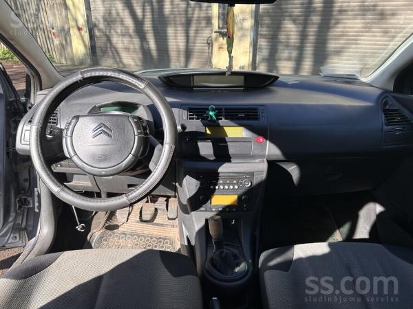 Citroen C4 2006 Rīga, ar dzinēja tilpumu 1.60 L un nobraukumu 207 tūkst. km par 820 €, foto 5 vietnē AUTOMOTO.COM.LV