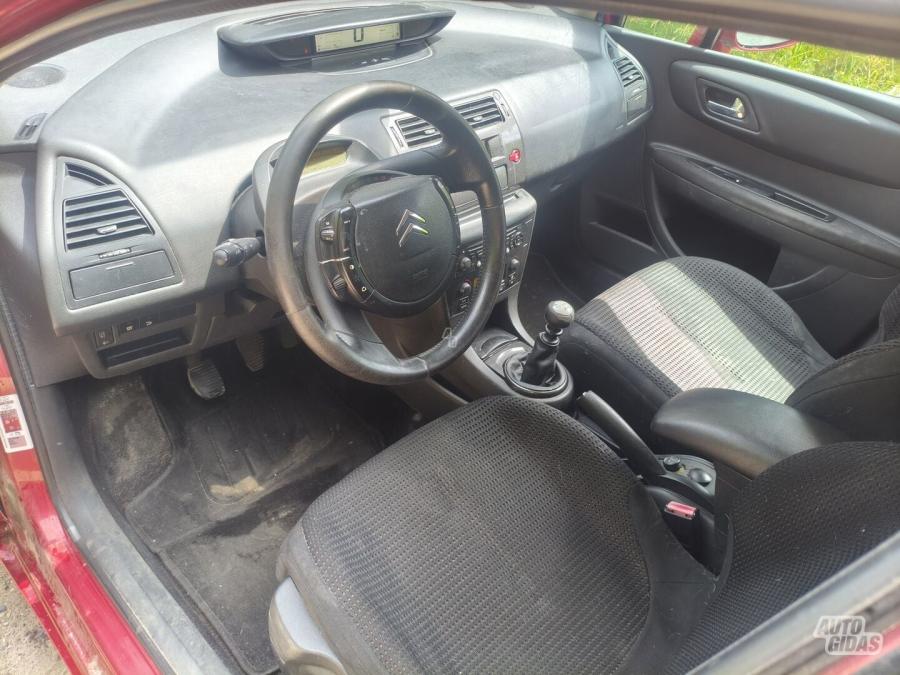 Citroen C4 2006 in Vilnius, with an engine capacity of 2.00 L and mileage of 427 thousand km for 1000 €, photo 14 on AUTOMOTO.COM.LV