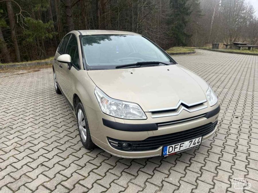 Citroen C4 2007 Viļņa, ar dzinēja tilpumu 1.60 L un nobraukumu 197 tūkst. km par 1490 €, foto 4 vietnē AUTOMOTO.COM.LV