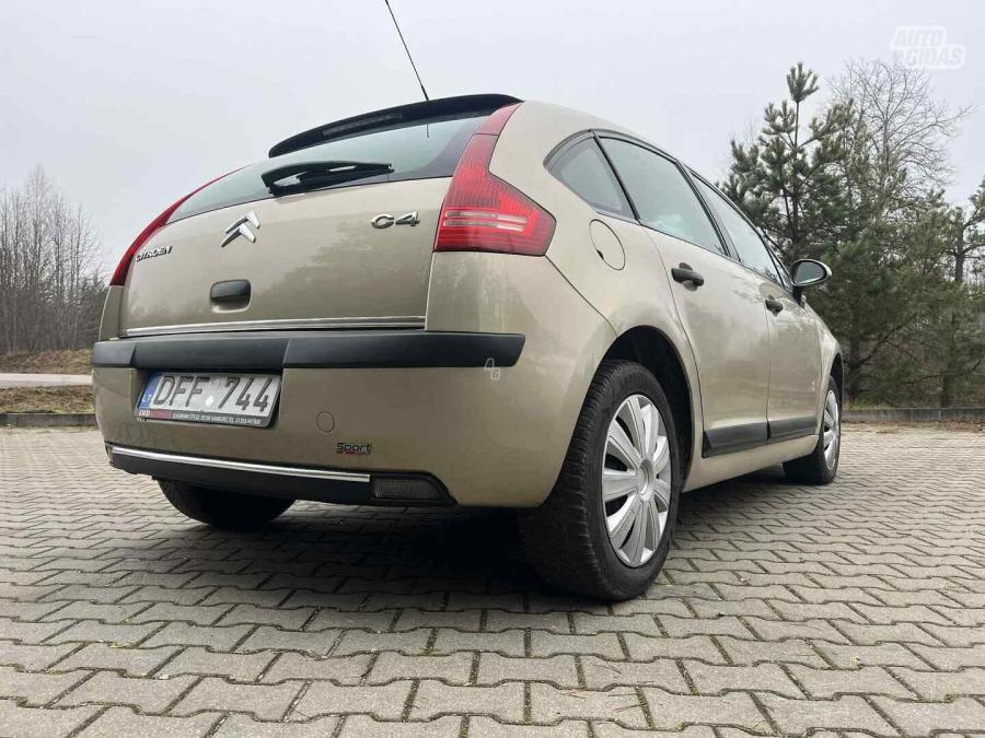 Citroen C4 2007 Viļņa, ar dzinēja tilpumu 1.60 L un nobraukumu 197 tūkst. km par 1490 €, foto 8 vietnē AUTOMOTO.COM.LV