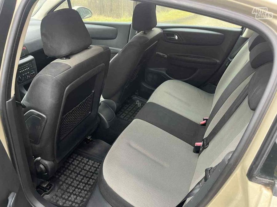 Citroen C4 2007 Viļņa, ar dzinēja tilpumu 1.60 L un nobraukumu 197 tūkst. km par 1490 €, foto 12 vietnē AUTOMOTO.COM.LV