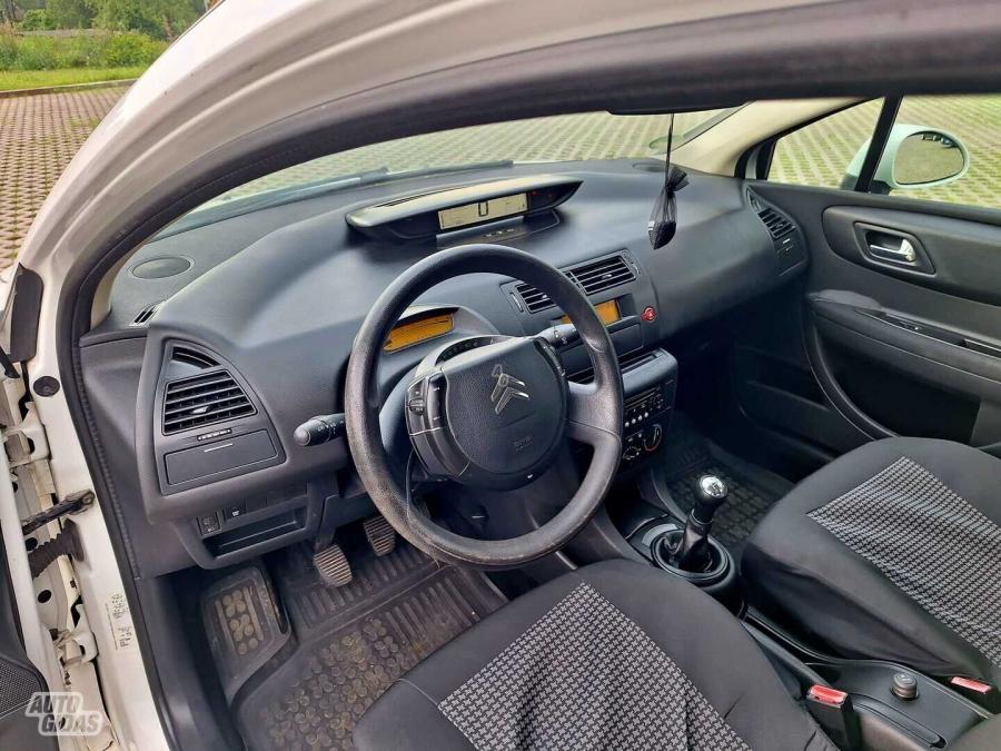 Citroen C4 2007 Viļņa, ar dzinēja tilpumu 1.60 L un nobraukumu 300 tūkst. km par 750 €, foto 10 vietnē AUTOMOTO.COM.LV