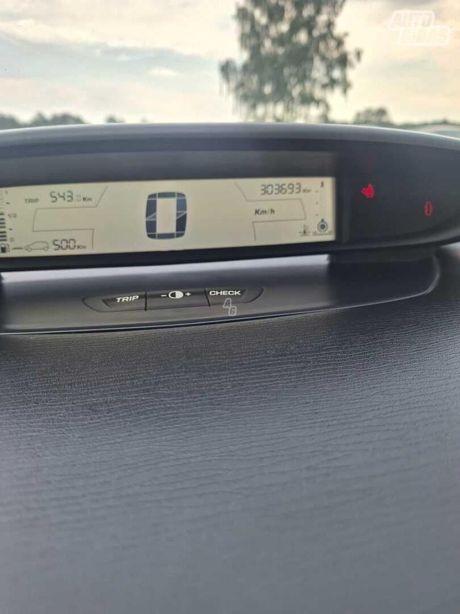 Citroen C4 2007 Viļņa, ar dzinēja tilpumu 1.60 L un nobraukumu 300 tūkst. km par 750 €, foto 12 vietnē AUTOMOTO.COM.LV
