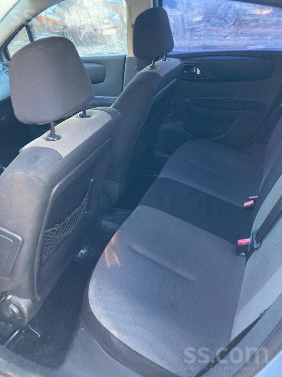 Citroen C4 2007 Liepāja, ar dzinēja tilpumu 1.60 L un nobraukumu 220 tūkst. km par 1290 €, foto 9 vietnē AUTOMOTO.COM.LV