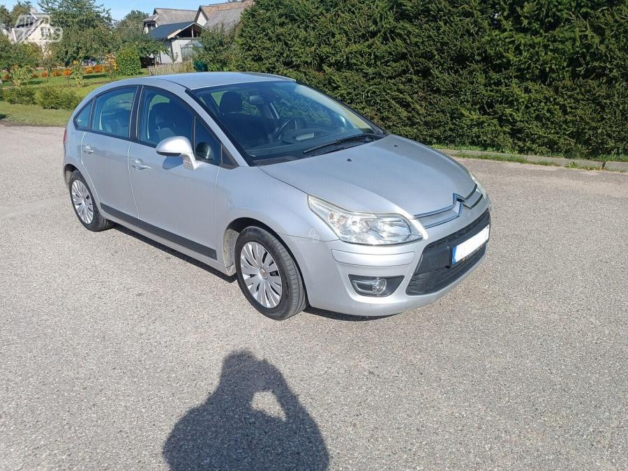 Citroen C4 2009 in Raseiniai, with an engine capacity of 1.60 L and mileage of 355 thousand km for 1699 €, photo 1 on AUTOMOTO.COM.LV