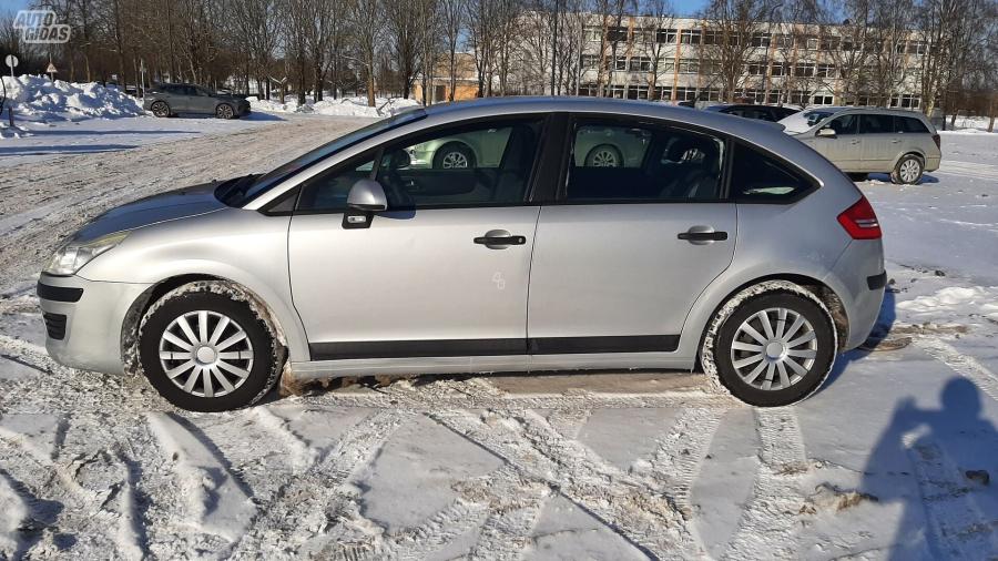 Citroen C4 2010 Šauļi, ar dzinēja tilpumu 1.60 L un nobraukumu 285 tūkst. km par 1350 €, foto 3 vietnē AUTOMOTO.COM.LV