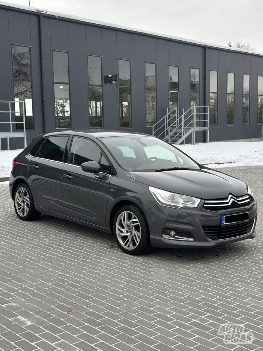 Citroen C4 2011 in Vilnius, with an engine capacity of 1.60 L and mileage of 269 thousand km for 3600 €, photo 1 on AUTOMOTO.COM.LV