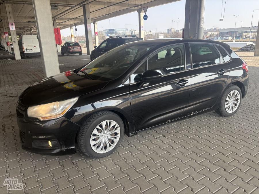 Citroen C4 2011 in Vilnius, with an engine capacity of 1.60 L and mileage of 334 thousand km for 2800 €, photo 5 on AUTOMOTO.COM.LV