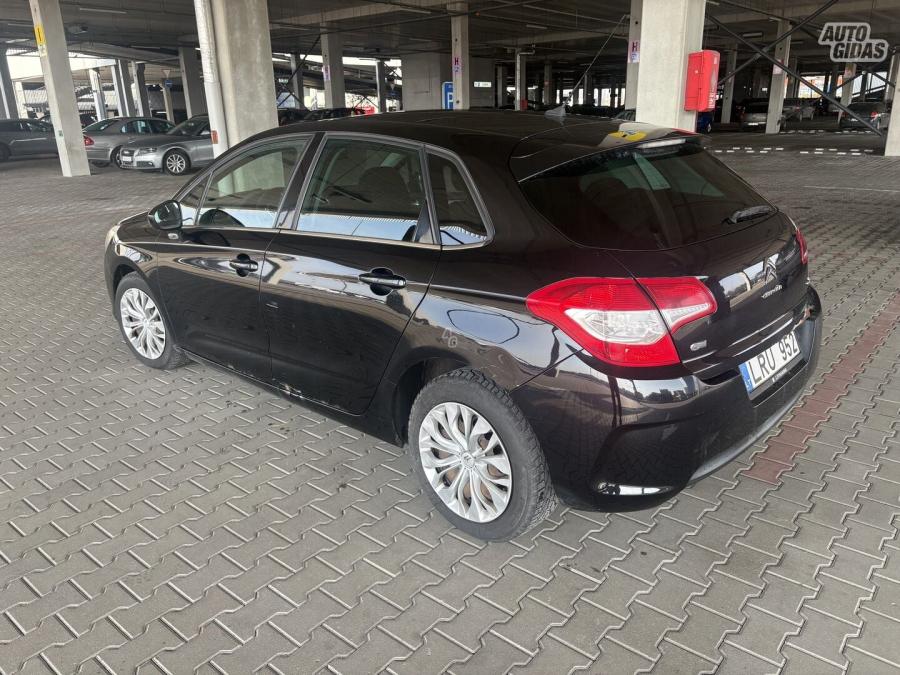 Citroen C4 2011 in Vilnius, with an engine capacity of 1.60 L and mileage of 334 thousand km for 2800 €, photo 6 on AUTOMOTO.COM.LV